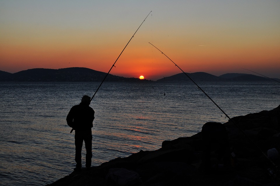 5 spots de rêve pour pratiquer la pêche en France - Mobilhome Express